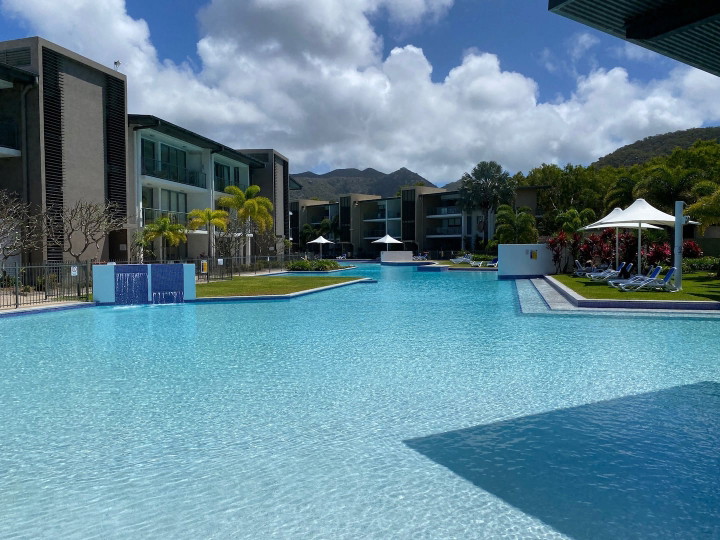 Blue On Blue Large 1 Bedroom Apartment, Pool, Wifi - Townsville