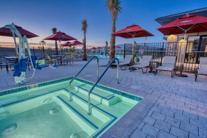 Luxury 36' Rv At Coachella Lakes - Coachella, CA