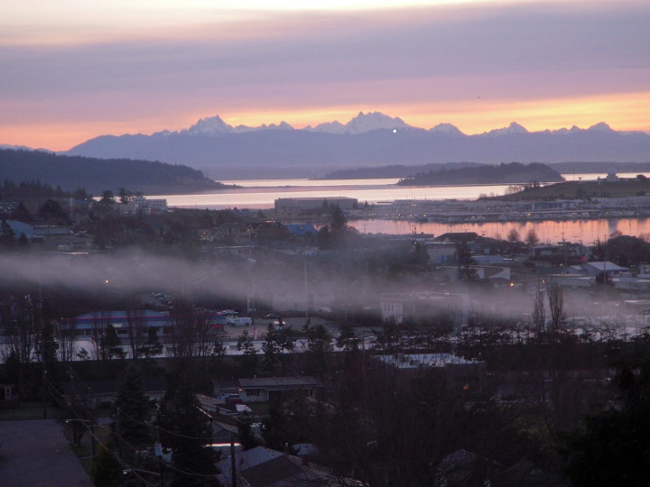 The Harbor View Grandhome, Hot Tub, Sauna, Piano! - Oak Harbor, WA