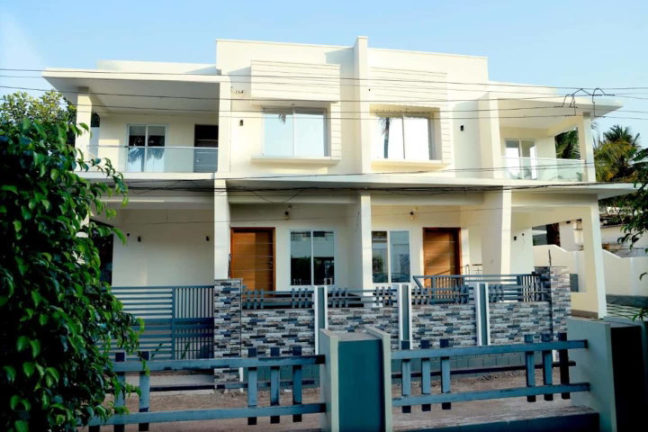 Clover Home Is 5-bedroom And Attached Bathroom. - Thiruvalla