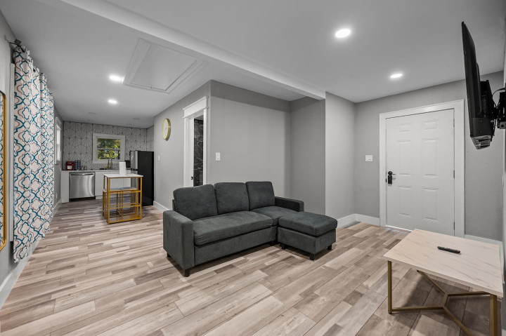Charming 1br In Heights | Walk To Dining & Shops - Houston, TX