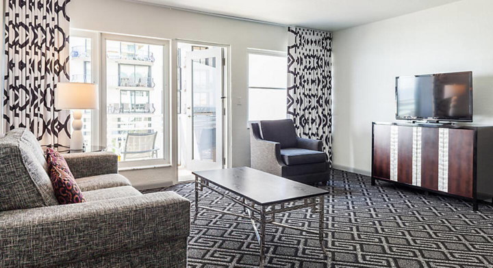 Surfside Beachfront - 1 Bedroom Apartment - Miami Beach