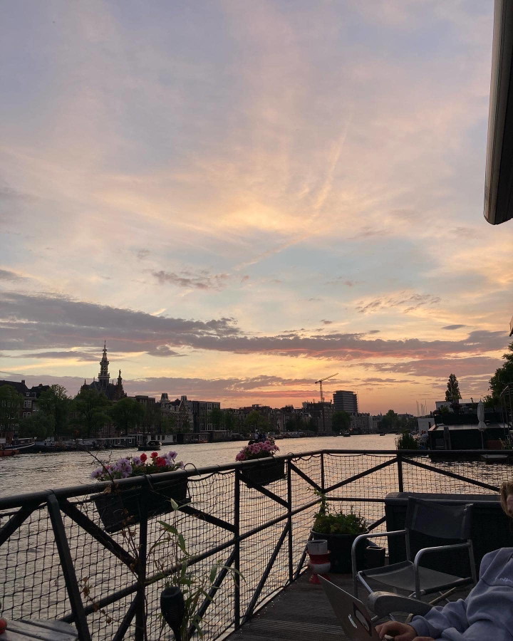 Woonark Eau De Vie: Uniek Spel Van Licht En Ruimte - Amsterdam