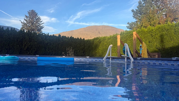 Private Kamloops Retreat Heated Pool, Hot Tub - Kamloops