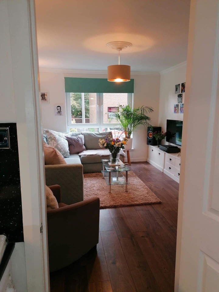 Stylish Central Apartment Mins From Town & Airport - Edinburgh, UK