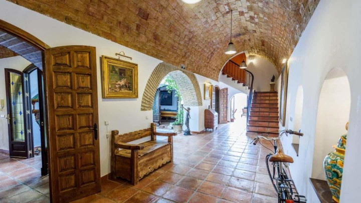 En El Centro De Andalucía, , Free Wifi, Piscina Privada, Billar Francés - La Carlota