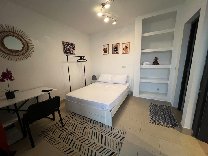 Beau Petit Studio Meublé - Abidjan
