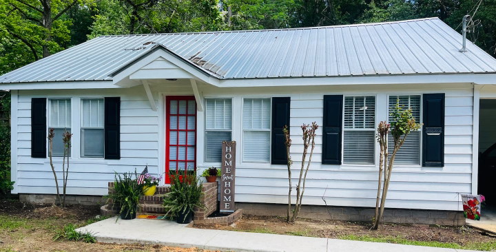 Coastal Vibes Charming Retreat - Philadelphia, MS