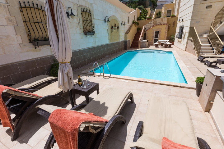 Holidaysinmalta  Private Pool Villa Margherita Sleeps 16 - Malta