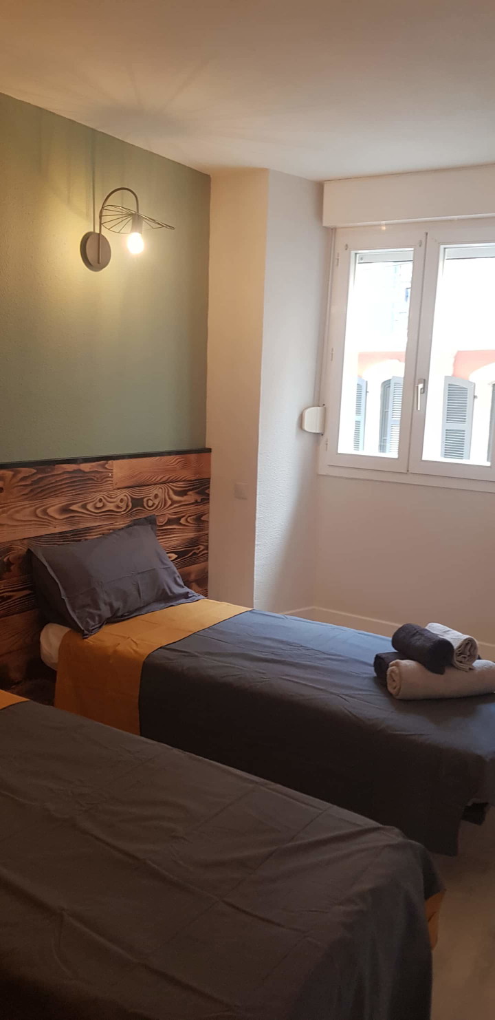 Maison 12 Personnes /6 Salles De Bain/6 Chambres - Lourdes