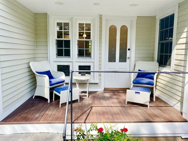 Charming Home On Branford Point - Branford, CT