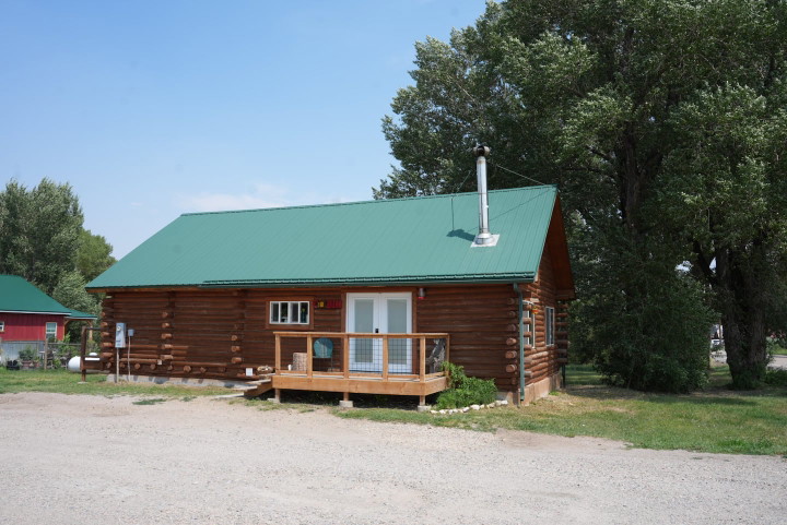 Riverside Cabin - Wyoming