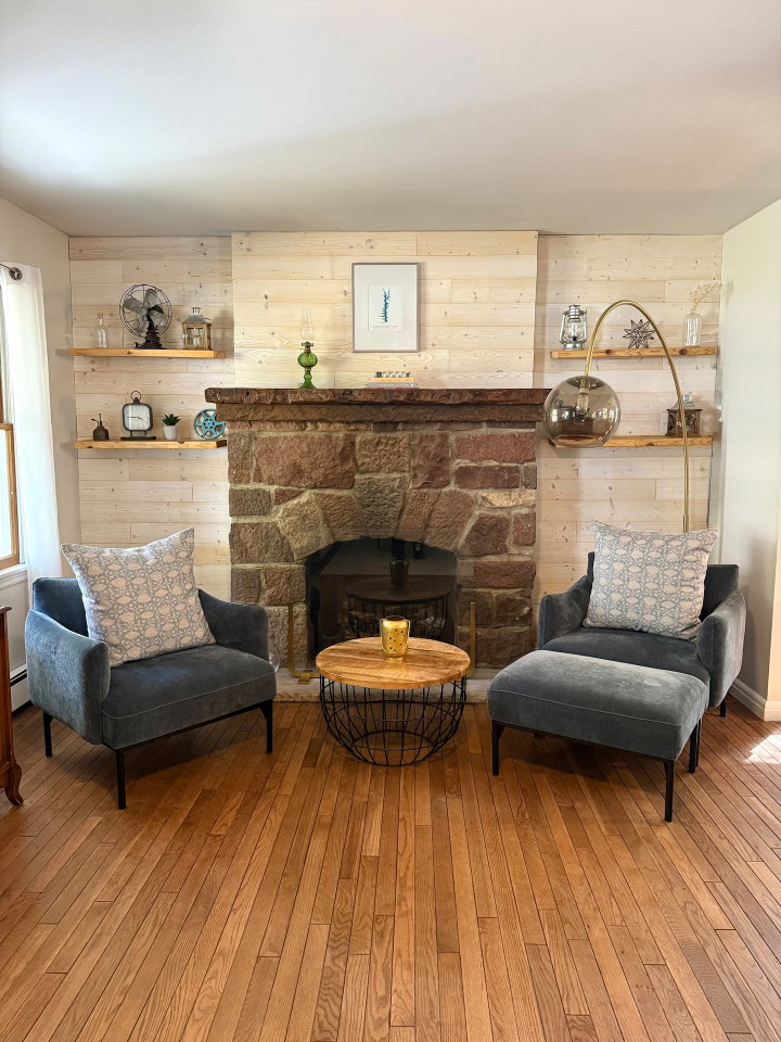 Beautiful Home In Lake Community - Hudson, NY