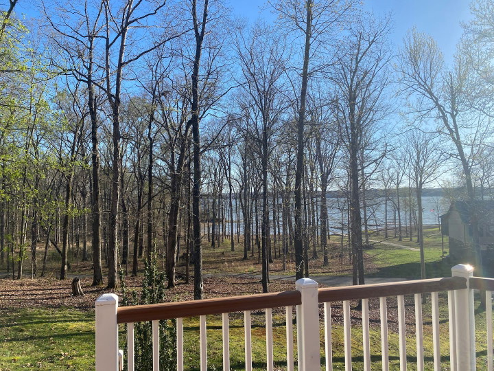 Lake Living At Its Best! - Tennessee