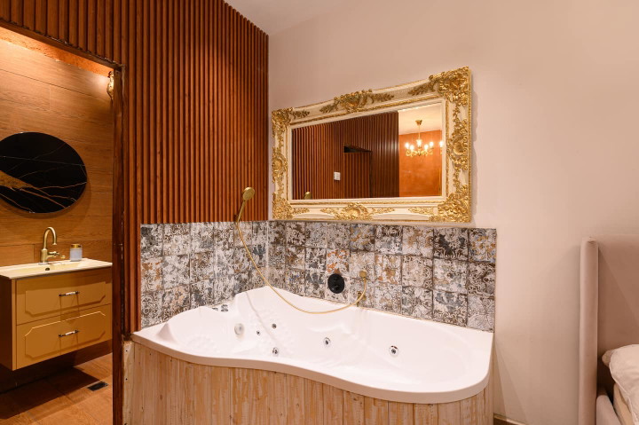Relax In Kerem - Stunning Studio Apartment With Jacuzzi And Private Yard - Kudüs