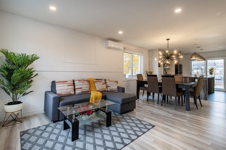 Spacious Apartment With Parking - Québec City