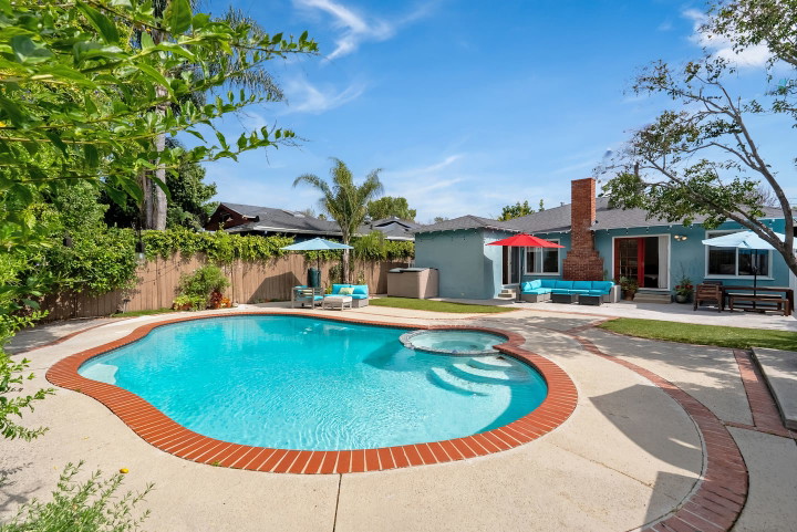 Enjoy La Indoor/outdoor Living With This Modern Sun Soaked 3br/2bth Home - Los Angeles