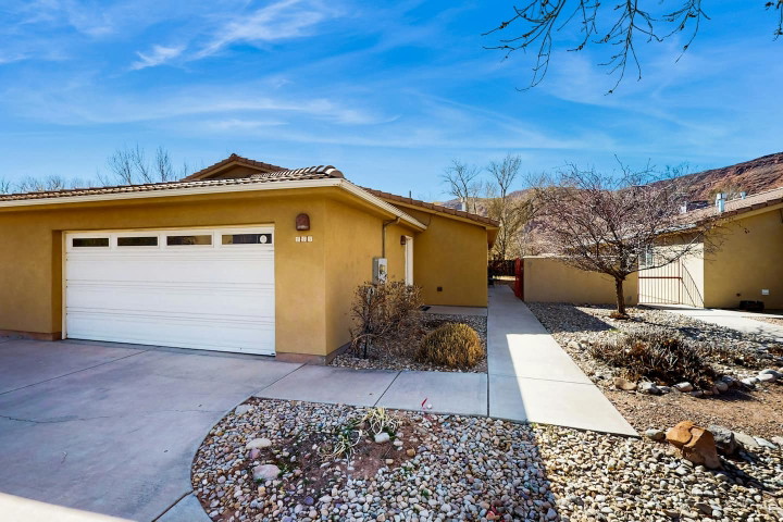 Beautiful 3br Mountainview Dog Friendly With Pool - Moab, UT