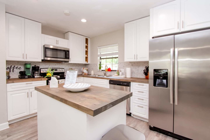 3/2 Pet Friendly Huge Yard Riverview Home - 里弗維尤