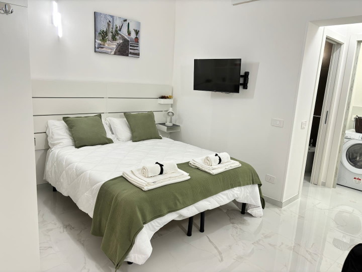 "Yourhome, A Stone's Throw From The Sea" - Bari
