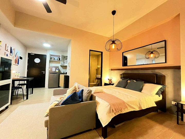 Cozy 81 Newport Near Naia Airport Balcony - Taguig