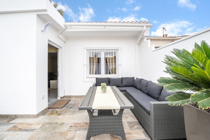 Escapade Au Lac Rose | Logement Confortable Et Jardin Privé - Algorfa