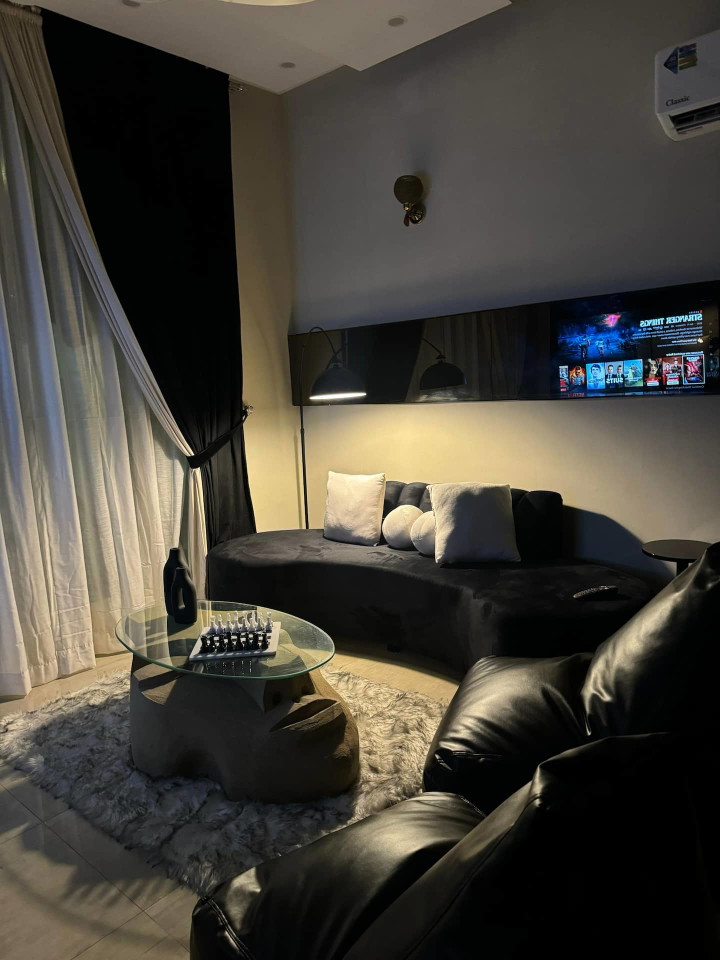 3br Villa | Pool Table | Near Dolmen & Dha Ph5/6 - Lahore
