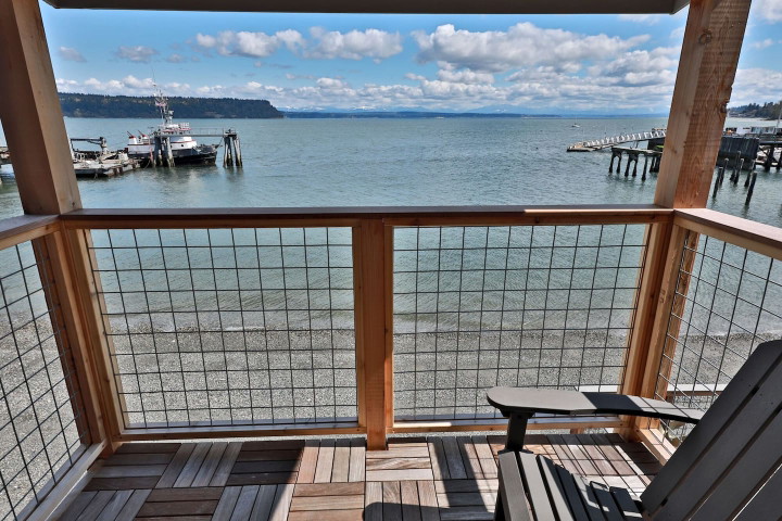 Boatyard Inn Waterfront Loft 4 - Langley, WA