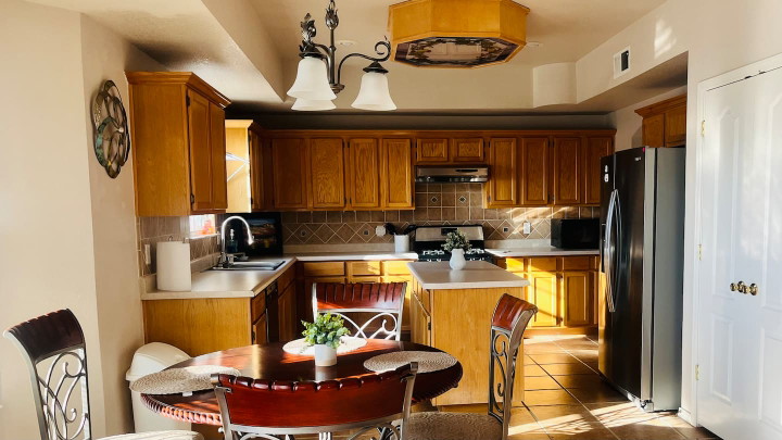 Specious Westside/poker/pool Room - Santa Teresa, NM