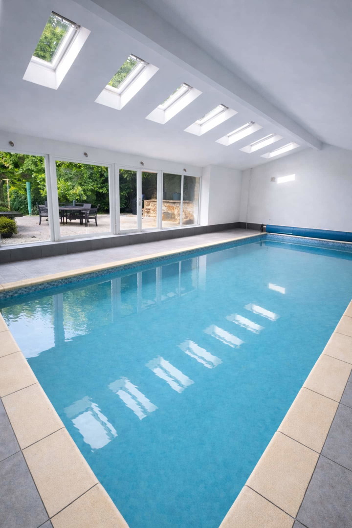 Boutique Cottage With Private Pool And Hot Tub - Bury