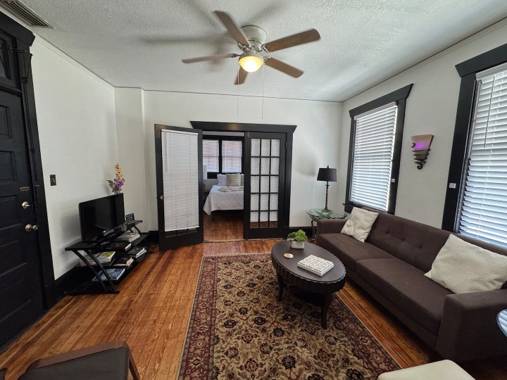 Historic 1925 Apt 2 Bed/1 Bath K & Q Beds 2 Floor - DeLand, FL