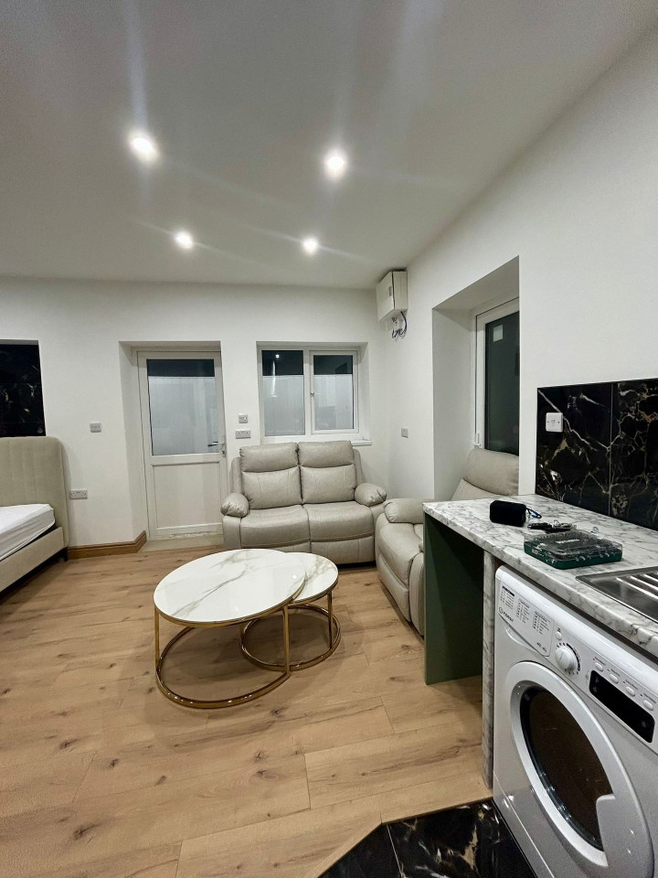 Private Studio Apartment With Kitchen&bathroom - Limerick