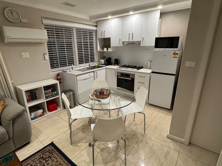 Resort Style Self-contained Unit. Pets Welcome. - Sydney