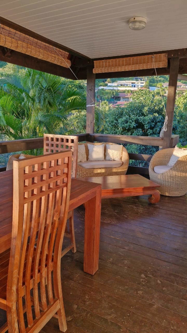 Doing Kumuhei By Doing Tiare Anei - Bora Bora