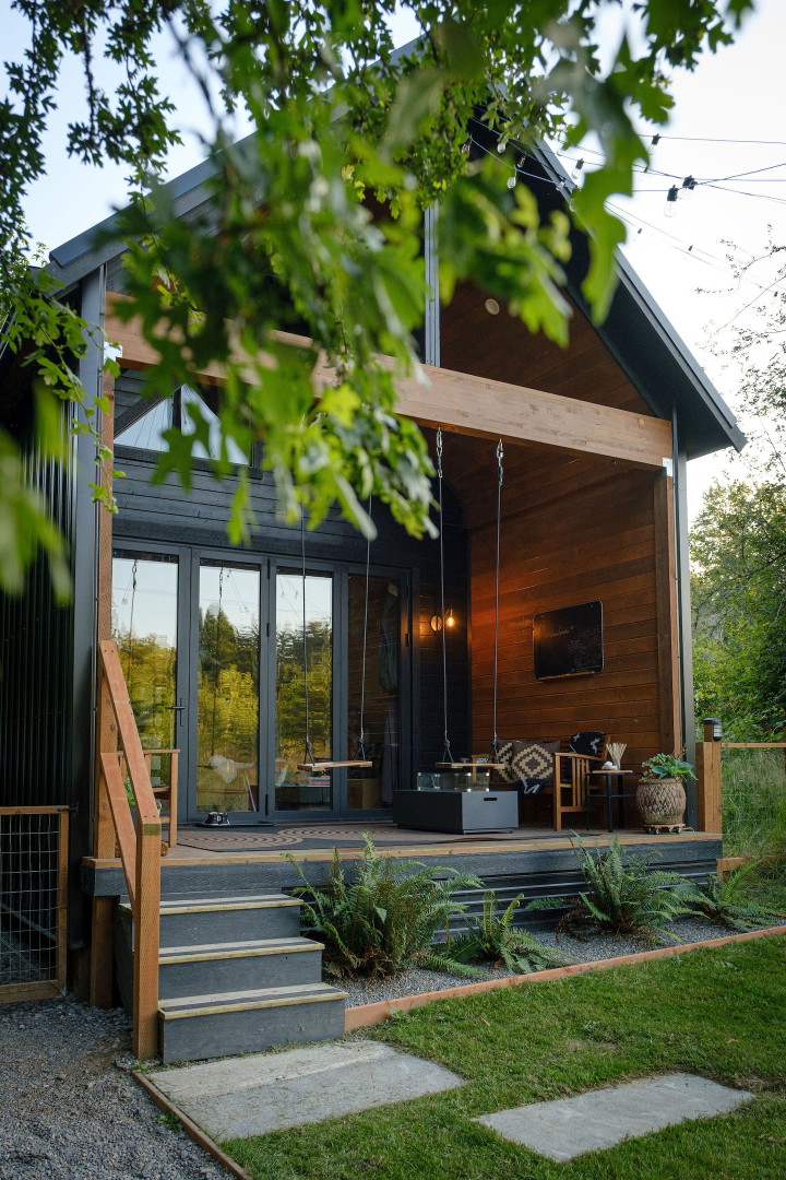 Evergreen Tiny Cabin & Mini Farm - Tacoma, WA