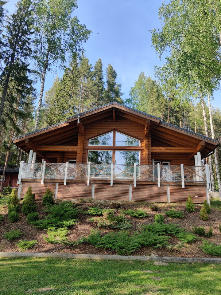 Log Cabin On The Shore Of Lake Pielinen - Suomi