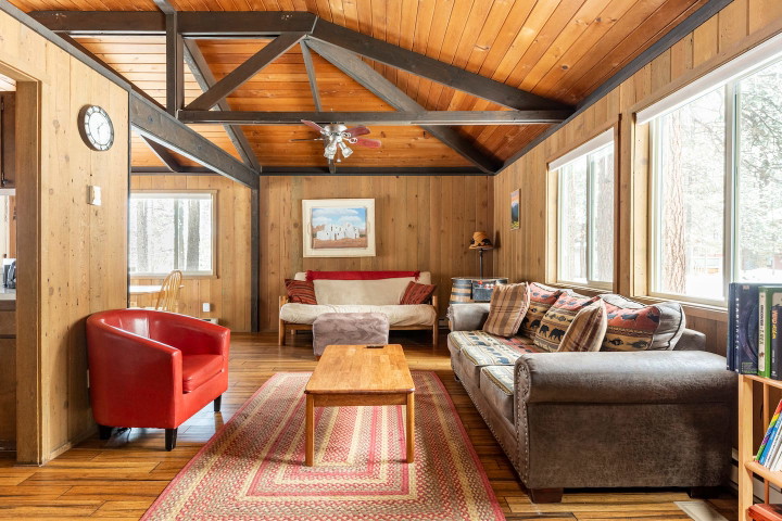 7 Otter Cozy Cabin: Near Sharc & Sunriver Village - Sunriver, OR