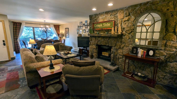 Remodeled Condo W/ Free Wifi, Parking, Heated Pool, Hot Tubs, Skier Shuttles - Avon, CO