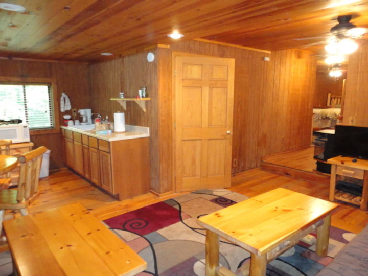 Guest House With Acreage To Explore. - Indiana (State)
