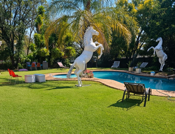 Venue For Functions. Accomadates Up To 40 People - Midrand