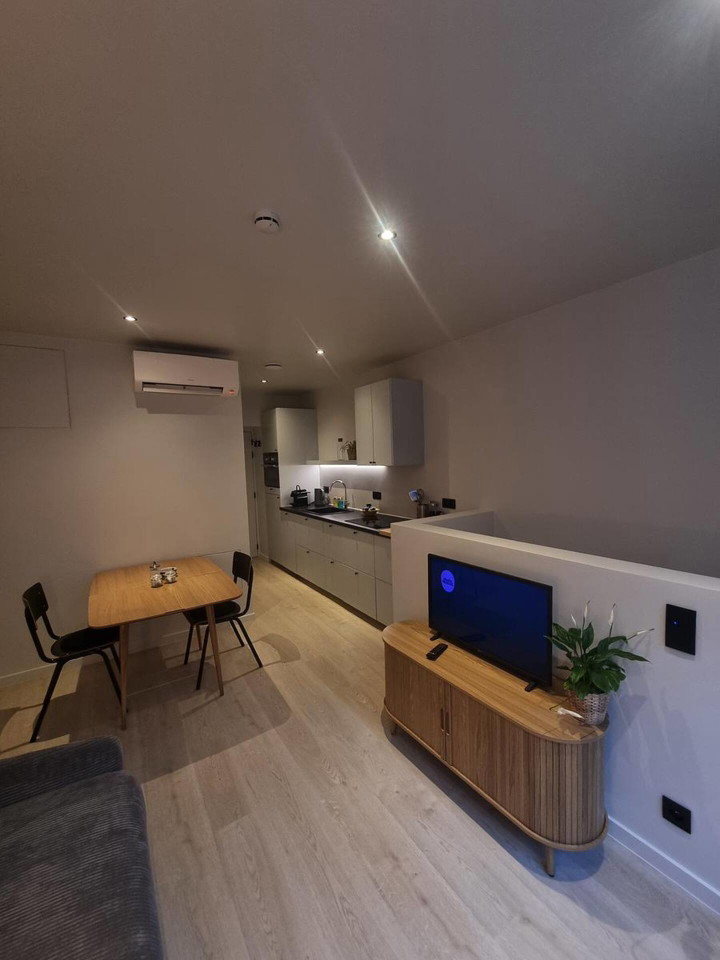 Duplex Appartement Met 1 Aparte Slaapkamer - Kortrijk