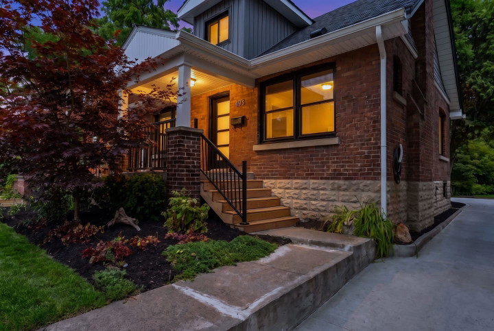 Premium Monthly Stay | Walk To Downtown & The Lake - Burlington