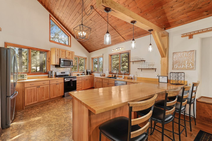 Spacious Rustic Retreat - Flagstaff, AZ