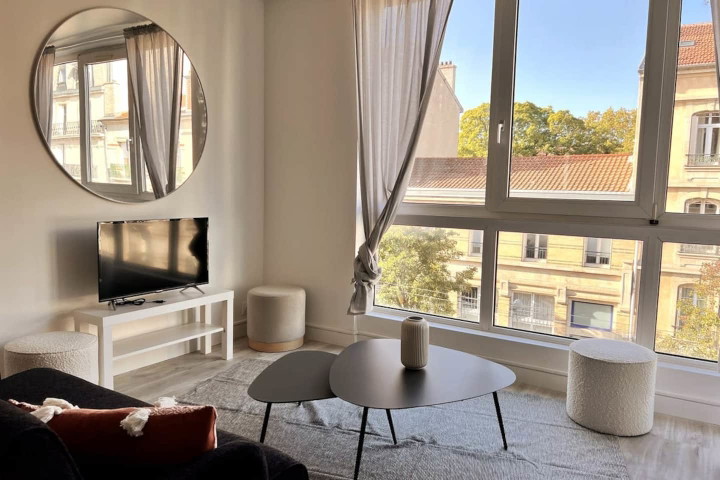 Nancy Centre Gare 3 Bedroom Apartment - ナンシー