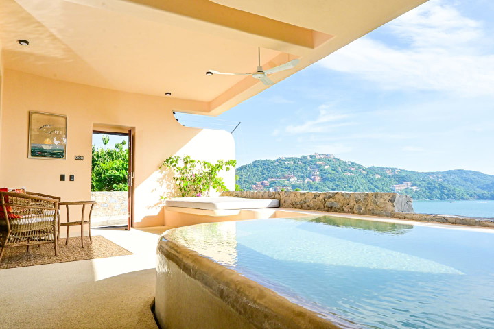 Your Private Paradise. "La Tortola" Villa - Zihuatanejo