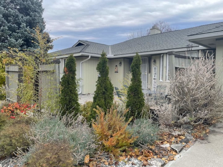 Home Away From Home On The Water With Private Dock - Lake Chelan, WA
