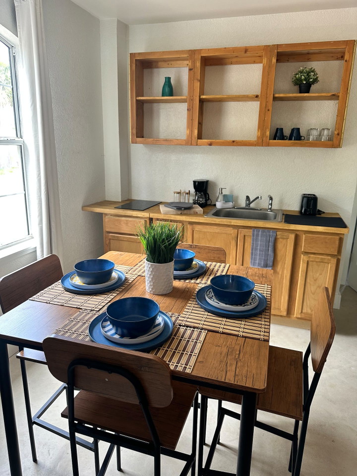 Beach Escape For 4, 1bd 1ba, Short Walk To Beach - Crescent Beach, FL