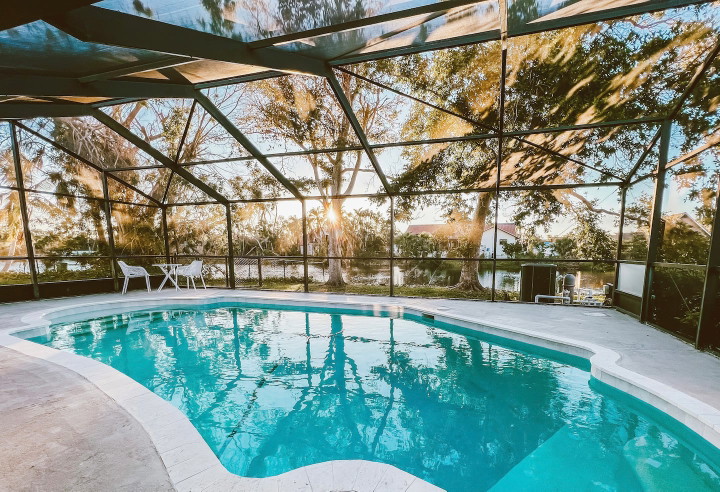 Serene Waterfront Home With Pool. Minutes To Sanibel & Fort Myers Beach. - Fort Myers