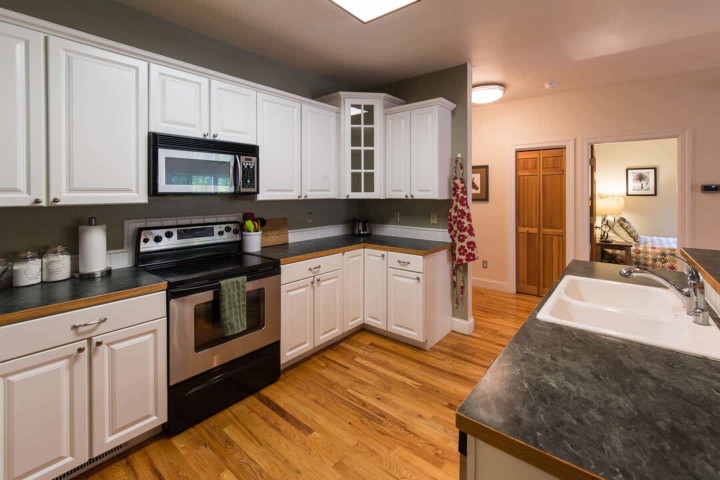 Monthly Rental On Golf Course + Near Downtown - Bozeman, MT