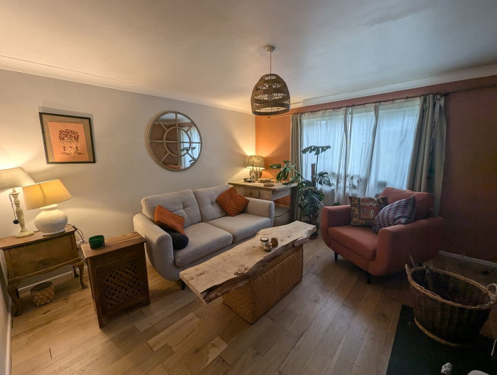 Dog Friendly House + Log Burner - Cheddar